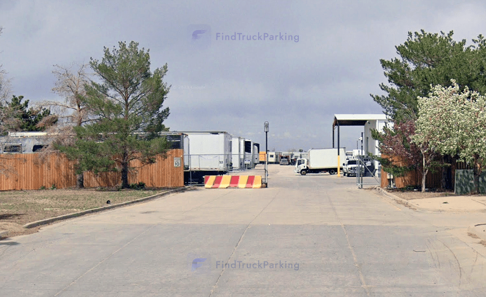 Tractor & Trailer Parking in Aurora, Colorado - Find Truck Parking