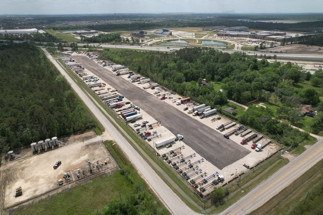 Tractor & Trailer Parking in Houston, Texas - Find Truck Parking