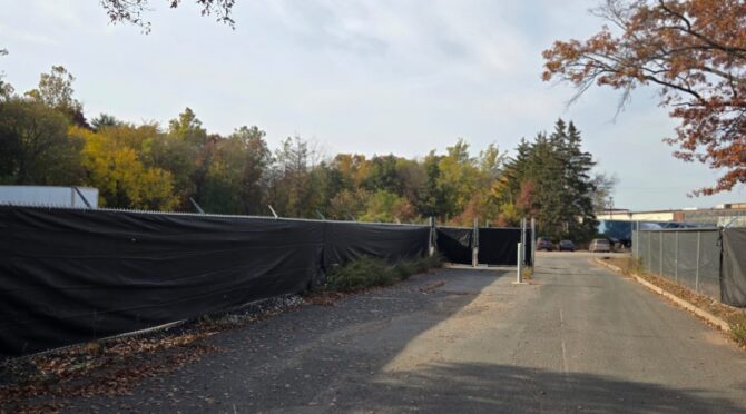 Nationwide 24/7 Secure Trailer & Tractor Parking Services - Find Truck ...