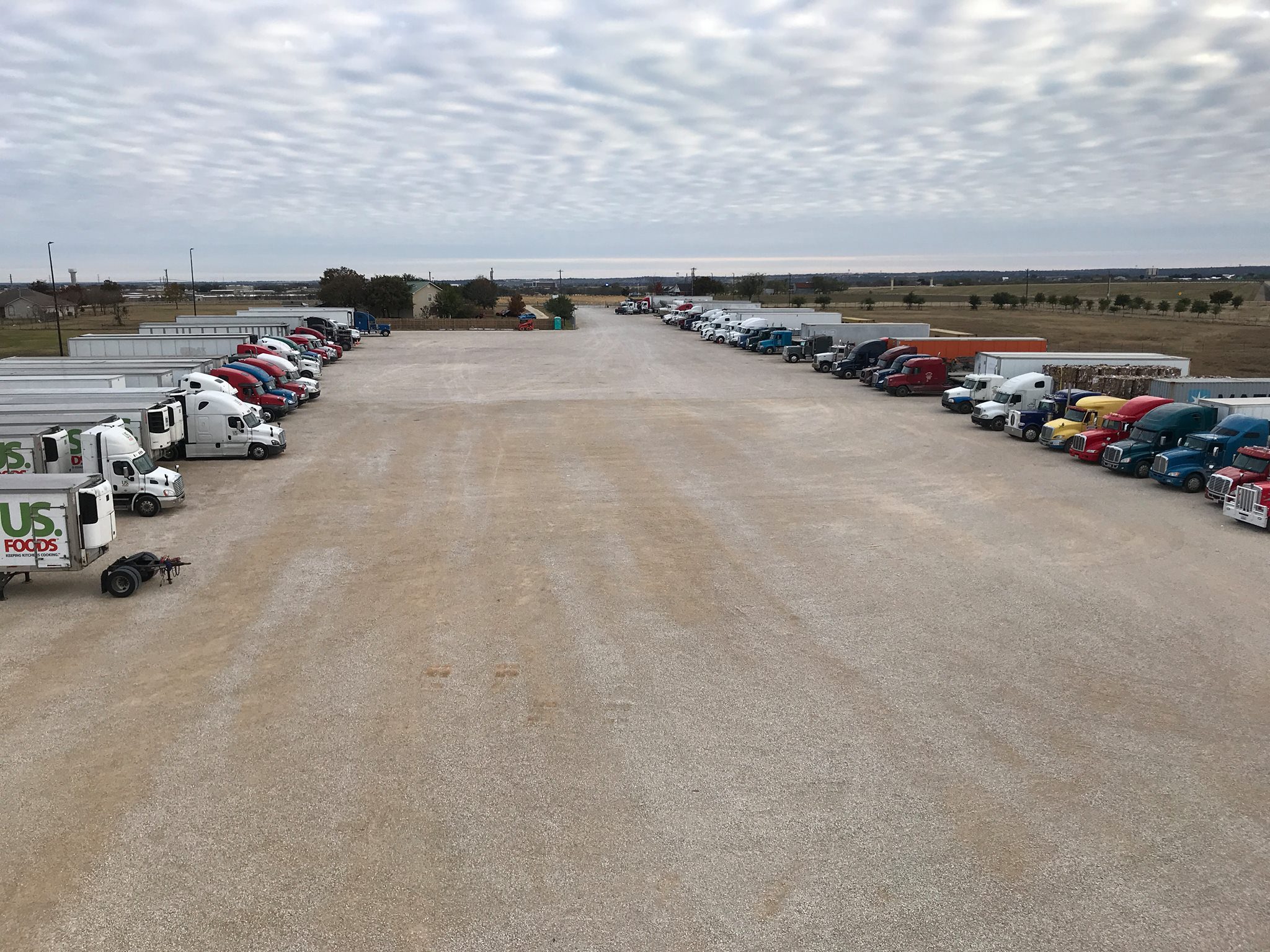 Tractor & Trailer Parking in Hutto, Texas - Find Truck Parking